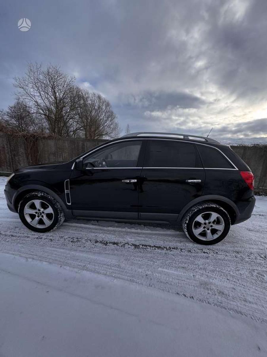 Black Opel Antara 2007 in Vilkaviskis, with an engine capacity of 1.99 L and mileage of 472 thousand km for 2900 €, photo 8 on AUTOMOTO.COM.LV
