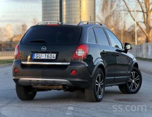 Black Opel Antara 2007 in Riga, with an engine capacity of 2.00 L and mileage of 86 thousand km for 4500 €, photo 5 on AUTOMOTO.COM.LV