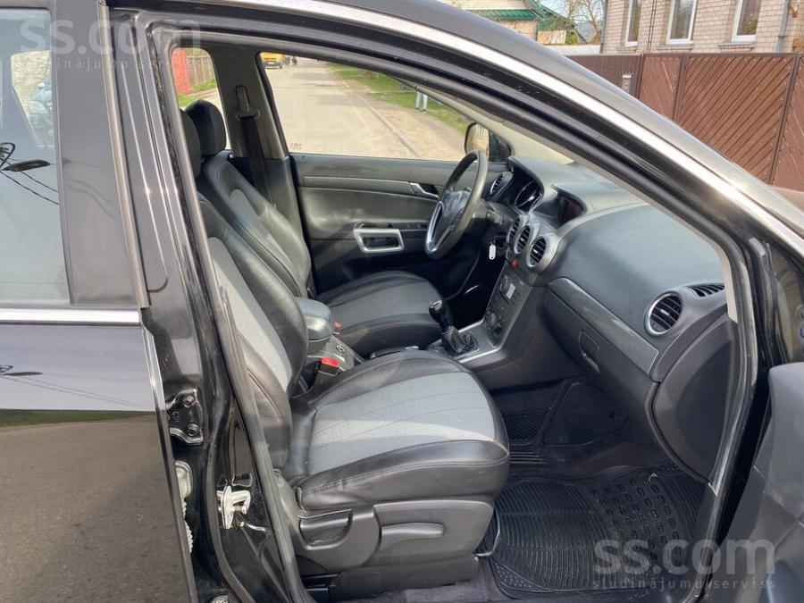 Black Opel Antara 2007 in Daugavpils, with an engine capacity of 2.00 L and mileage of 0 thousand km for 3950 €, photo 13 on AUTOMOTO.COM.LV