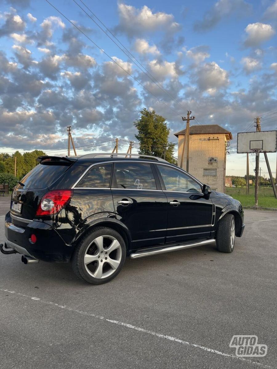 Black Opel Antara 2007 in Vilnius, with an engine capacity of 2.00 L and mileage of 213 thousand km for 4150 €, photo 9 on AUTOMOTO.COM.LV