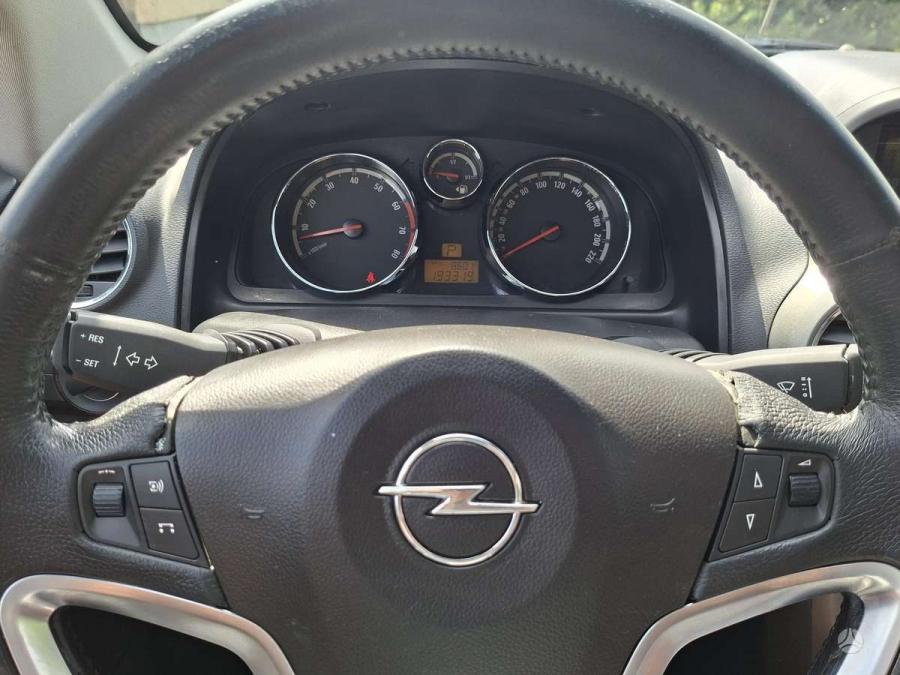 Melns Opel Antara 2007 Ukmergė, ar dzinēja tilpumu 3.20 L un nobraukumu 194 tūkst. km par 4500 €, foto 11 vietnē AUTOMOTO.COM.LV