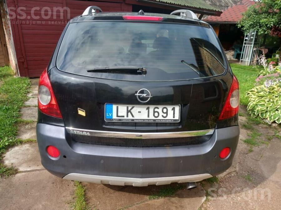 Black Opel Antara 2007 in Kuldiga, with an engine capacity of 1.90 L and mileage of 240 thousand km for 1700 €, photo 4 on AUTOMOTO.COM.LV