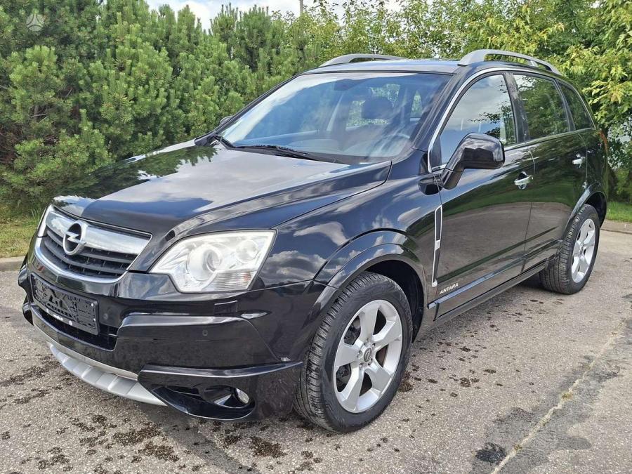 Black Opel Antara 2007 in Ukmerge, with an engine capacity of 3.20 L and mileage of 194 thousand km for 4250 €, photo 1 on AUTOMOTO.COM.LV