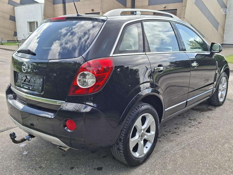 Black Opel Antara 2007 in Ukmerge, with an engine capacity of 3.20 L and mileage of 194 thousand km for 4250 €, photo 6 on AUTOMOTO.COM.LV