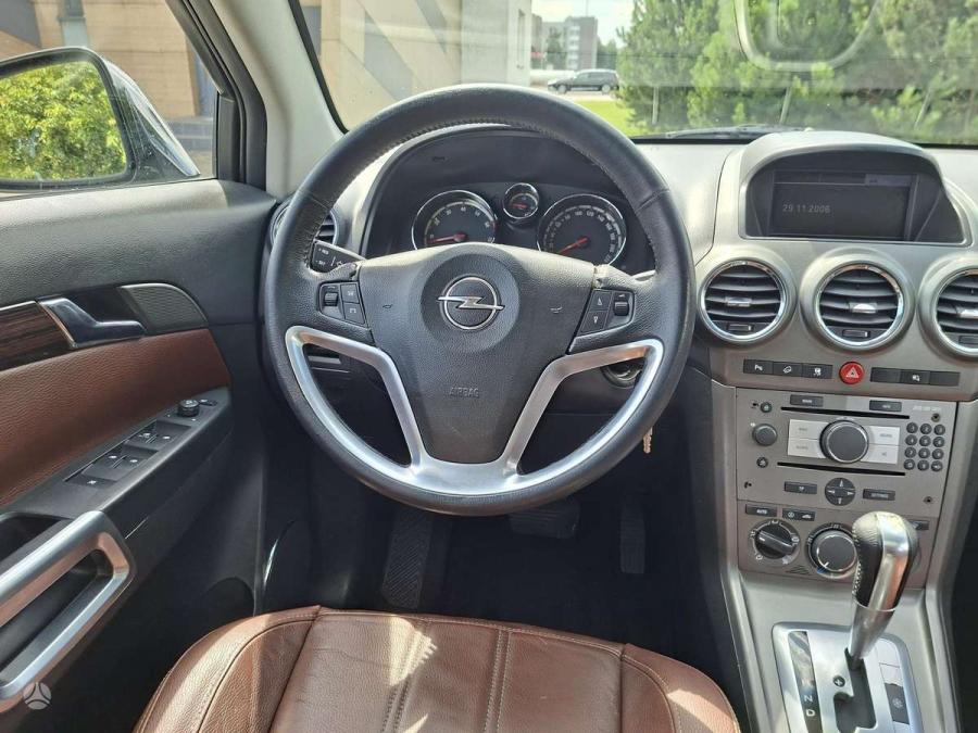 Black Opel Antara 2007 in Ukmerge, with an engine capacity of 3.20 L and mileage of 194 thousand km for 4250 €, photo 8 on AUTOMOTO.COM.LV