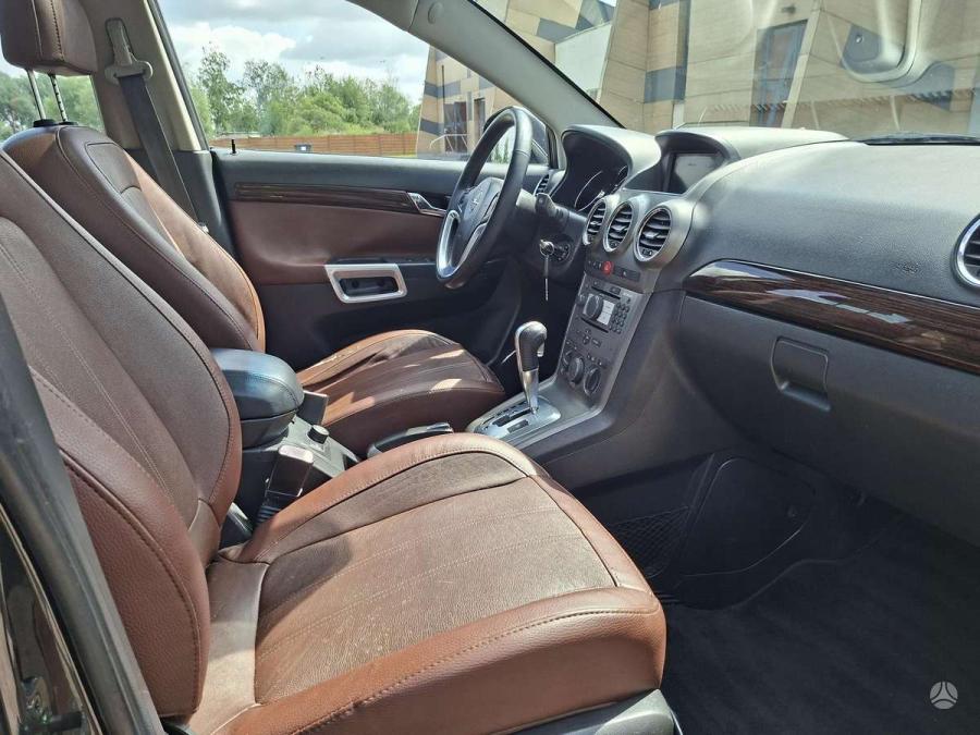 Black Opel Antara 2007 in Ukmerge, with an engine capacity of 3.20 L and mileage of 194 thousand km for 4250 €, photo 14 on AUTOMOTO.COM.LV