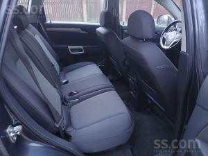 Black Opel Antara 2007 in Riga, with an engine capacity of 2.00 L and mileage of 312 thousand km for 1200 €, photo 11 on AUTOMOTO.COM.LV