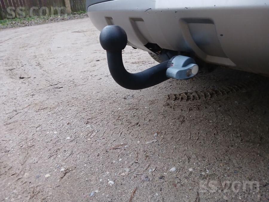 Black Opel Antara 2007 in Riga, with an engine capacity of 2.00 L and mileage of 312 thousand km for 1200 €, photo 12 on AUTOMOTO.COM.LV