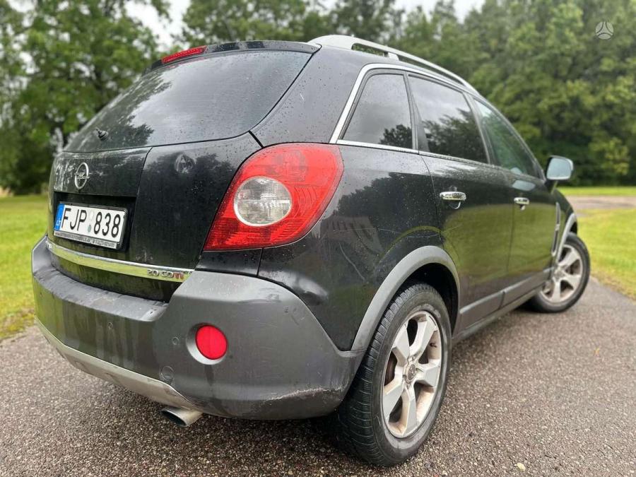 Black Opel Antara 2007 in Vilnius, with an engine capacity of 1.99 L and mileage of 370 thousand km for 1700 €, photo 4 on AUTOMOTO.COM.LV