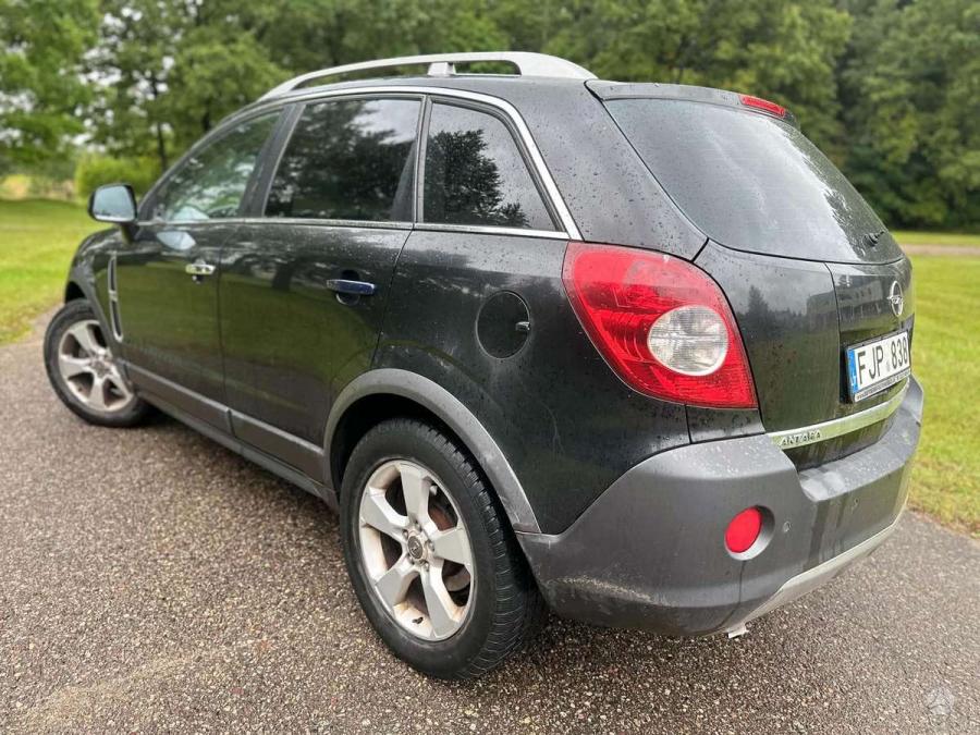 Black Opel Antara 2007 in Vilnius, with an engine capacity of 1.99 L and mileage of 370 thousand km for 1700 €, photo 7 on AUTOMOTO.COM.LV