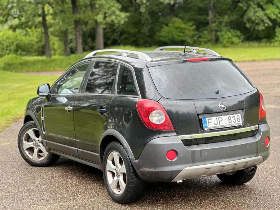 Black Opel Antara 2007 in Vilnius, with an engine capacity of 1.99 L and mileage of 370 thousand km for 1700 €, photo 8 on AUTOMOTO.COM.LV