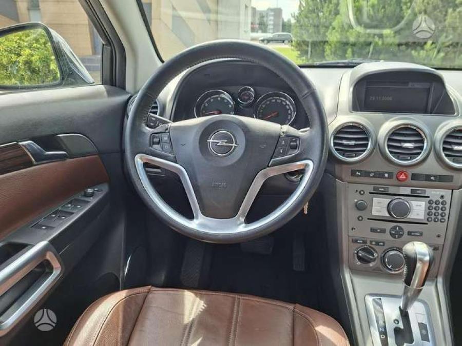 Black Opel Antara 2007 in Ukmerge, with an engine capacity of 3.20 L and mileage of 194 thousand km for 3750 €, photo 8 on AUTOMOTO.COM.LV