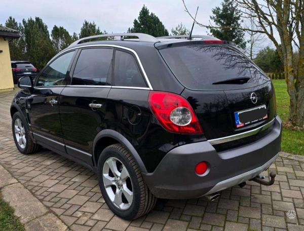 Black Opel Antara 2008 in Siauliai, with an engine capacity of 2.00 L and mileage of 216 thousand km for 2750 €, photo 1 on AUTOMOTO.COM.LV