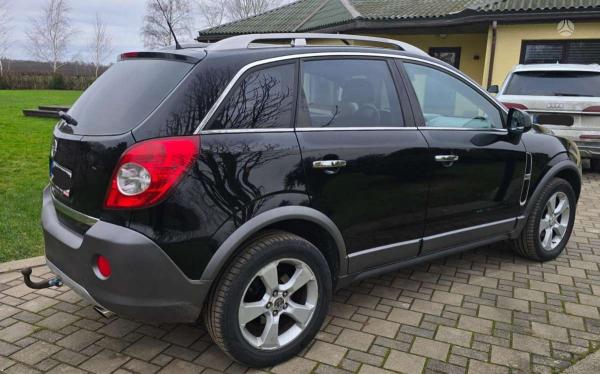 Black Opel Antara 2008 in Siauliai, with an engine capacity of 2.00 L and mileage of 216 thousand km for 2750 €, photo 2 on AUTOMOTO.COM.LV