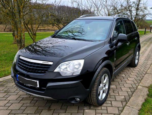 Black Opel Antara 2008 in Siauliai, with an engine capacity of 2.00 L and mileage of 216 thousand km for 2750 €, photo 3 on AUTOMOTO.COM.LV