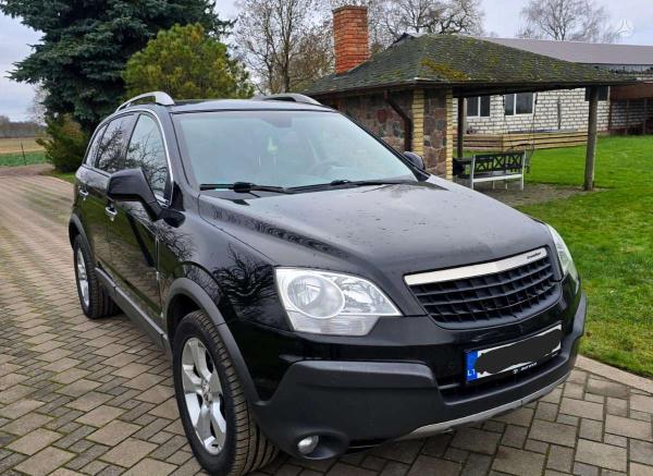 Black Opel Antara 2008 in Siauliai, with an engine capacity of 2.00 L and mileage of 216 thousand km for 2750 €, photo 4 on AUTOMOTO.COM.LV