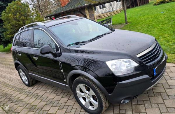 Black Opel Antara 2008 in Siauliai, with an engine capacity of 2.00 L and mileage of 216 thousand km for 2750 €, photo 6 on AUTOMOTO.COM.LV