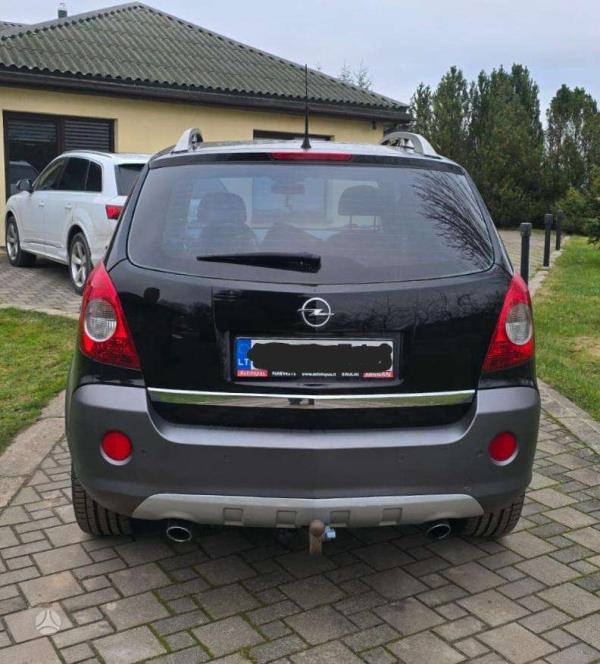 Black Opel Antara 2008 in Siauliai, with an engine capacity of 2.00 L and mileage of 216 thousand km for 2750 €, photo 7 on AUTOMOTO.COM.LV