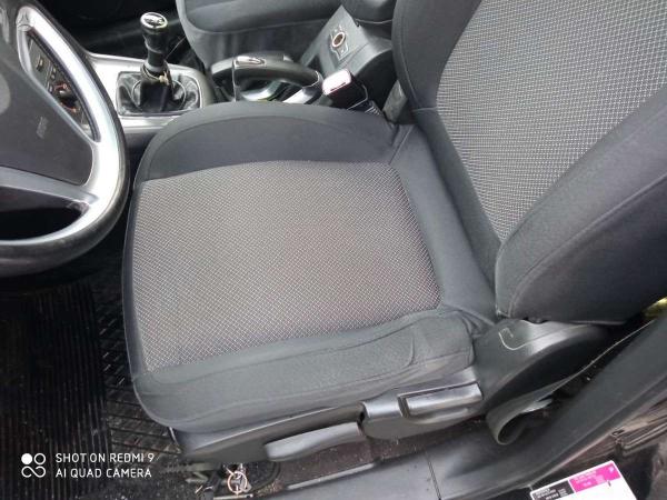 Black Opel Antara 2008 in Silute, with an engine capacity of 1.99 L and mileage of 205 thousand km for 3800 €, photo 8 on AUTOMOTO.COM.LV