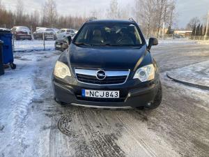 Black Opel Antara 2008 in Pakruojis, with an engine capacity of 2.00 L and mileage of 247 thousand km for 2900 €, photo 3 on AUTOMOTO.COM.LV