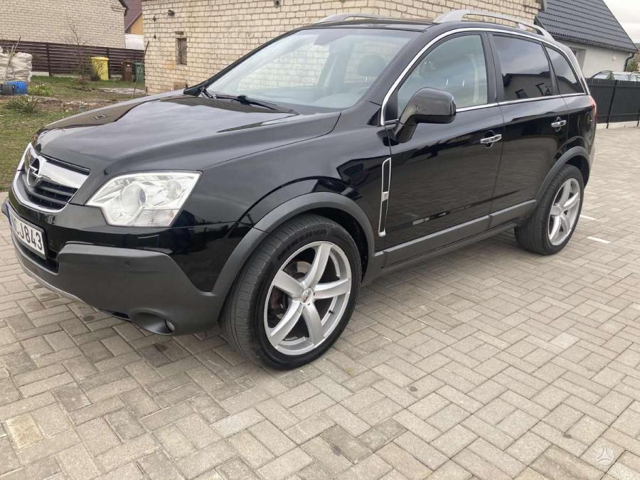 Black Opel Antara 2008 in Pakruojis, with an engine capacity of 2.00 L and mileage of 247 thousand km for 2900 €, photo 6 on AUTOMOTO.COM.LV