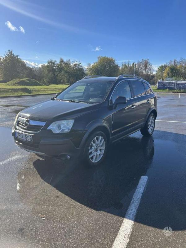 Black Opel Antara 2008 in Siauliai, with an engine capacity of 1.99 L and mileage of 293 thousand km for 3500 €, photo 6 on AUTOMOTO.COM.LV