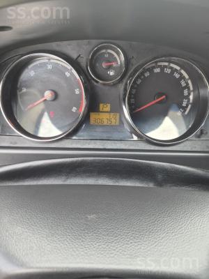 Melns Opel Antara 2008 Rīga, ar dzinēja tilpumu 2.00 L un nobraukumu 306 tūkst. km par 2100 €, foto 8 vietnē AUTOMOTO.COM.LV