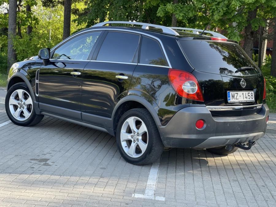 Melns Opel Antara 2008 Rīga, ar dzinēja tilpumu 2.00 L un nobraukumu 290 tūkst. km par 2350 €, foto 4 vietnē AUTOMOTO.COM.LV