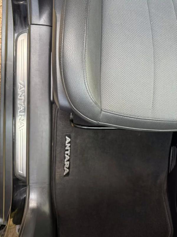 Melns Opel Antara 2008 Rīga, ar dzinēja tilpumu 2.00 L un nobraukumu 255 tūkst. km par 3200 €, foto 10 vietnē AUTOMOTO.COM.LV