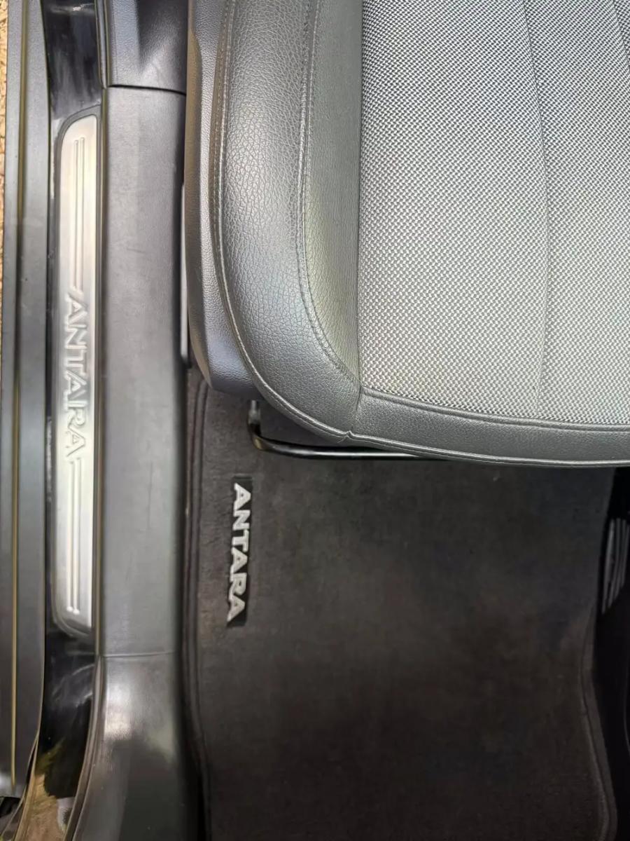 Black Opel Antara 2008 in Riga, with an engine capacity of 2.00 L and mileage of 255 thousand km for 3200 €, photo 11 on AUTOMOTO.COM.LV