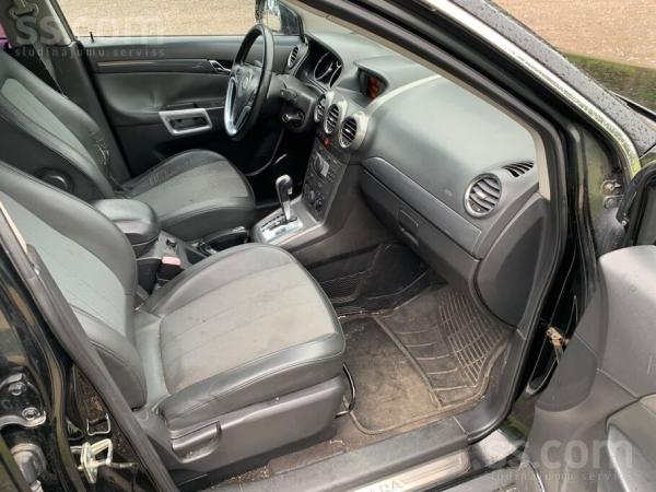 Black Opel Antara 2008 in Riga, with an engine capacity of 2.00 L and mileage of 307 thousand km for 800 €, photo 8 on AUTOMOTO.COM.LV