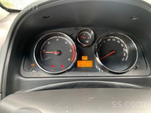 Black Opel Antara 2008 in Riga, with an engine capacity of 2.00 L and mileage of 307 thousand km for 800 €, photo 13 on AUTOMOTO.COM.LV