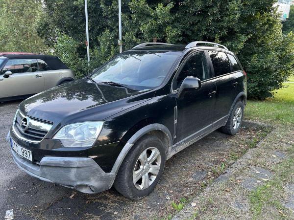 Black Opel Antara 2008 in Vilnius, with an engine capacity of 1.99 L and mileage of 320 thousand km for 950 €, photo 3 on AUTOMOTO.COM.LV
