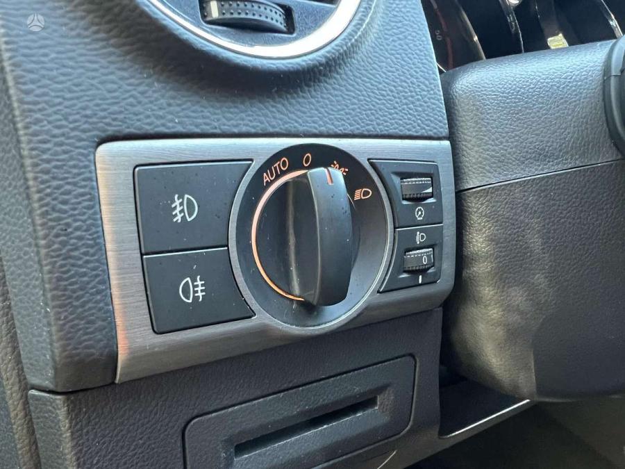 Black Opel Antara 2008 in Vilnius, with an engine capacity of 1.99 L and mileage of 286 thousand km for 2850 €, photo 26 on AUTOMOTO.COM.LV