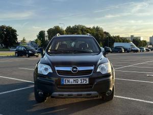 Black Opel Antara 2008 in Kaunas, with an engine capacity of 1.99 L and mileage of 257 thousand km for 3400 €, photo 3 on AUTOMOTO.COM.LV