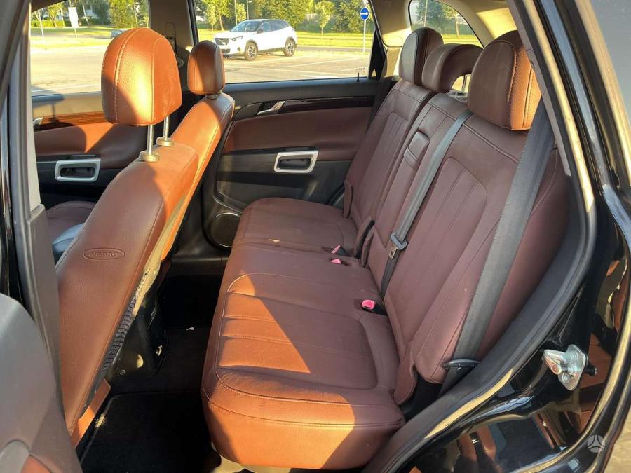 Black Opel Antara 2008 in Kaunas, with an engine capacity of 1.99 L and mileage of 257 thousand km for 3400 €, photo 13 on AUTOMOTO.COM.LV