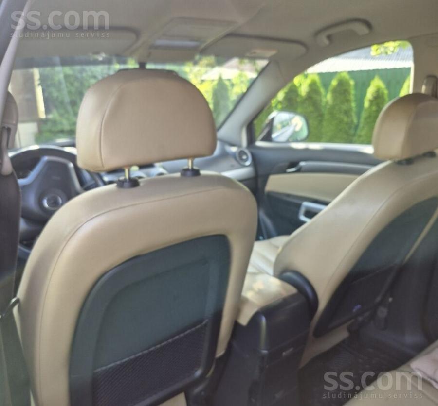 Black Opel Antara 2008 in Daugavpils, with an engine capacity of 2.00 L and mileage of 321 thousand km for 3300 €, photo 5 on AUTOMOTO.COM.LV