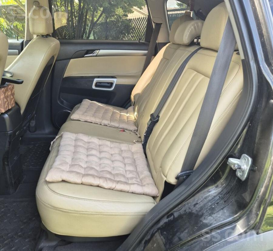 Black Opel Antara 2008 in Daugavpils, with an engine capacity of 2.00 L and mileage of 321 thousand km for 3300 €, photo 6 on AUTOMOTO.COM.LV