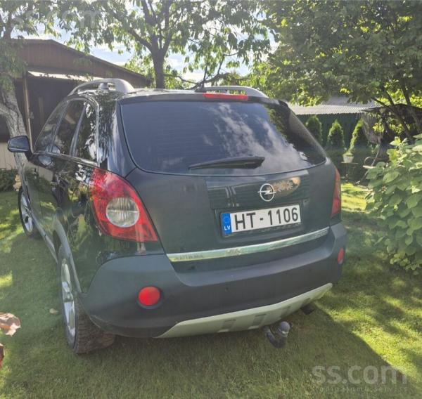 Black Opel Antara 2008 in Daugavpils, with an engine capacity of 2.00 L and mileage of 321 thousand km for 3300 €, photo 6 on AUTOMOTO.COM.LV