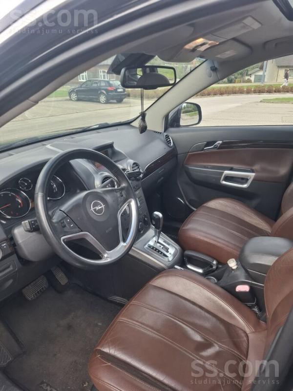Opel Antara 2008 Rēzekne vietnē Melns Opel Antara 2008 Rēzekne, ar dzinēja tilpumu 2.00 L un nobraukumu 283 tūkst. km par 2200 €, foto 8 vietnē AUTOMOTO.COM.LV