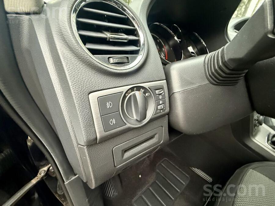 Melns Opel Antara 2008 Rīga, ar dzinēja tilpumu 2.00 L un nobraukumu 0 tūkst. km par 3990 €, foto 13 vietnē AUTOMOTO.COM.LV