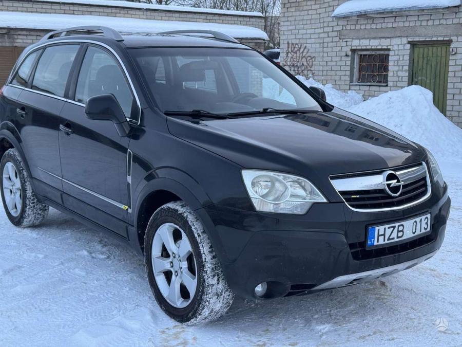 Black Opel Antara 2009 in Ukmerge, with an engine capacity of 1.99 L and mileage of 381 thousand km for 2650 €, photo 2 on AUTOMOTO.COM.LV