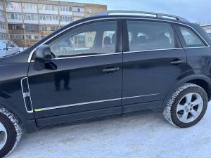 Black Opel Antara 2009 in Ukmerge, with an engine capacity of 1.99 L and mileage of 381 thousand km for 2650 €, photo 4 on AUTOMOTO.COM.LV