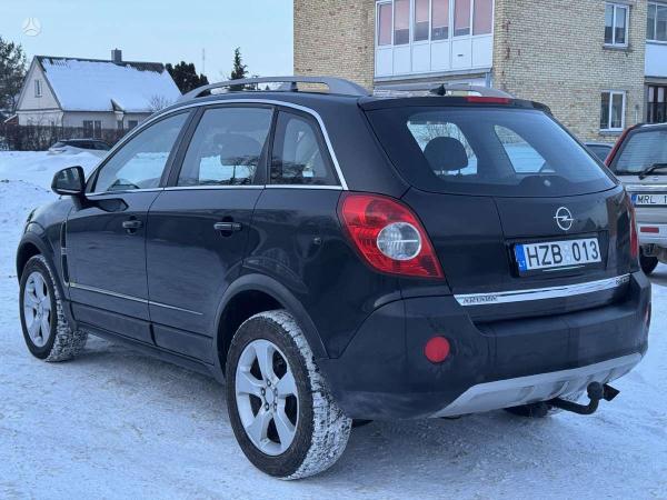 Black Opel Antara 2009 in Ukmerge, with an engine capacity of 1.99 L and mileage of 381 thousand km for 2650 €, photo 5 on AUTOMOTO.COM.LV