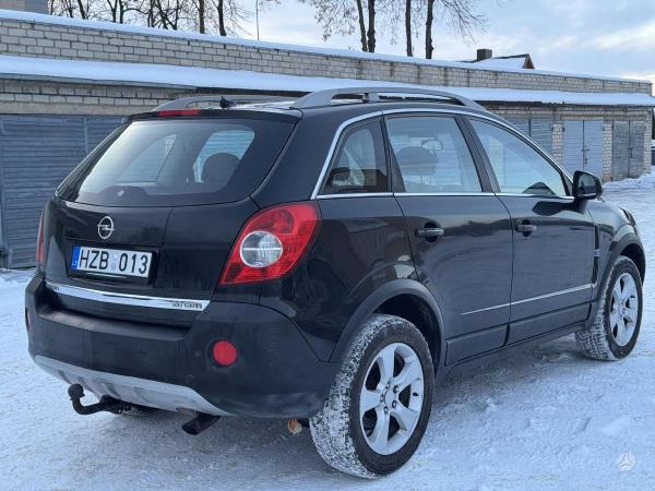 Black Opel Antara 2009 in Ukmerge, with an engine capacity of 1.99 L and mileage of 381 thousand km for 2650 €, photo 6 on AUTOMOTO.COM.LV