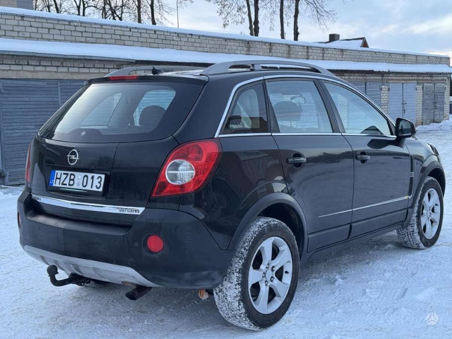Black Opel Antara 2009 in Ukmerge, with an engine capacity of 1.99 L and mileage of 381 thousand km for 2650 €, photo 6 on AUTOMOTO.COM.LV