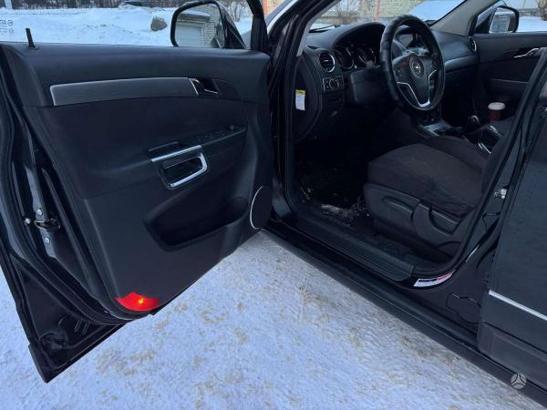 Black Opel Antara 2009 in Ukmerge, with an engine capacity of 1.99 L and mileage of 381 thousand km for 2650 €, photo 11 on AUTOMOTO.COM.LV