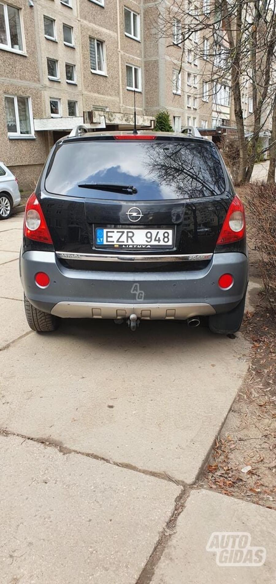 Black Opel Antara 2009 in Kaunas, with an engine capacity of 2.00 L and mileage of 320 thousand km for 3650 €, photo 4 on AUTOMOTO.COM.LV