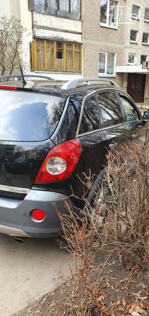 Black Opel Antara 2009 in Kaunas, with an engine capacity of 2.00 L and mileage of 320 thousand km for 3650 €, photo 5 on AUTOMOTO.COM.LV