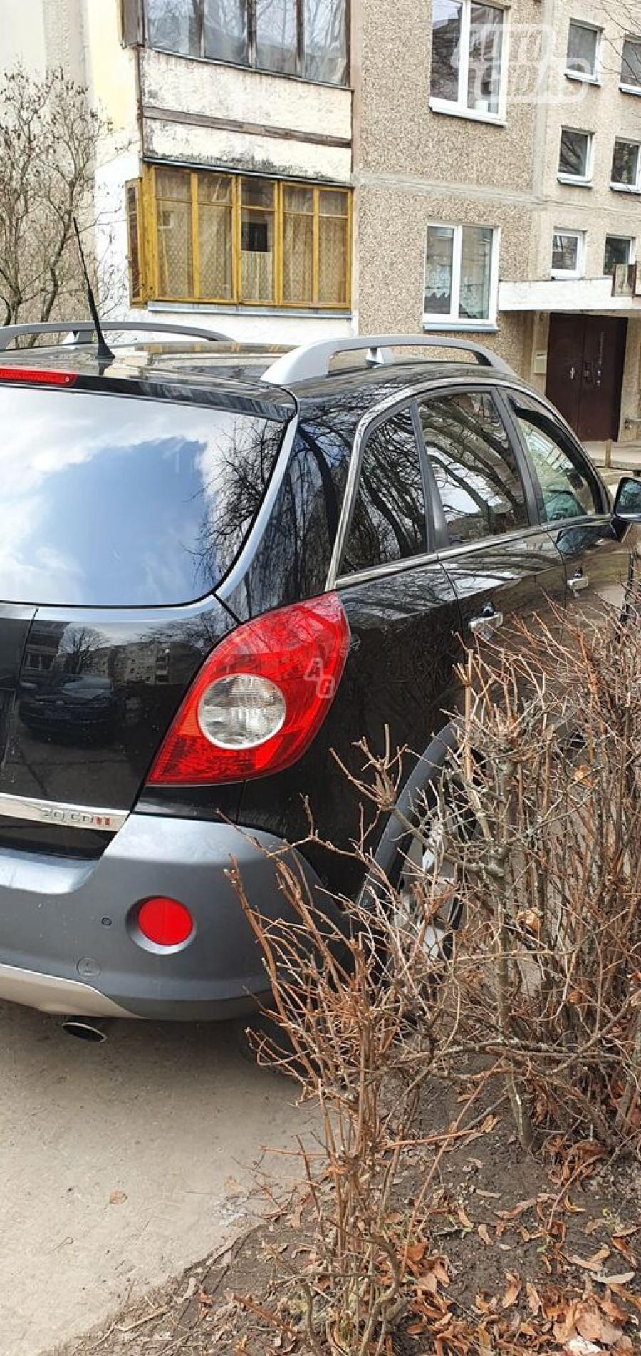 Black Opel Antara 2009 in Kaunas, with an engine capacity of 2.00 L and mileage of 320 thousand km for 3650 €, photo 5 on AUTOMOTO.COM.LV